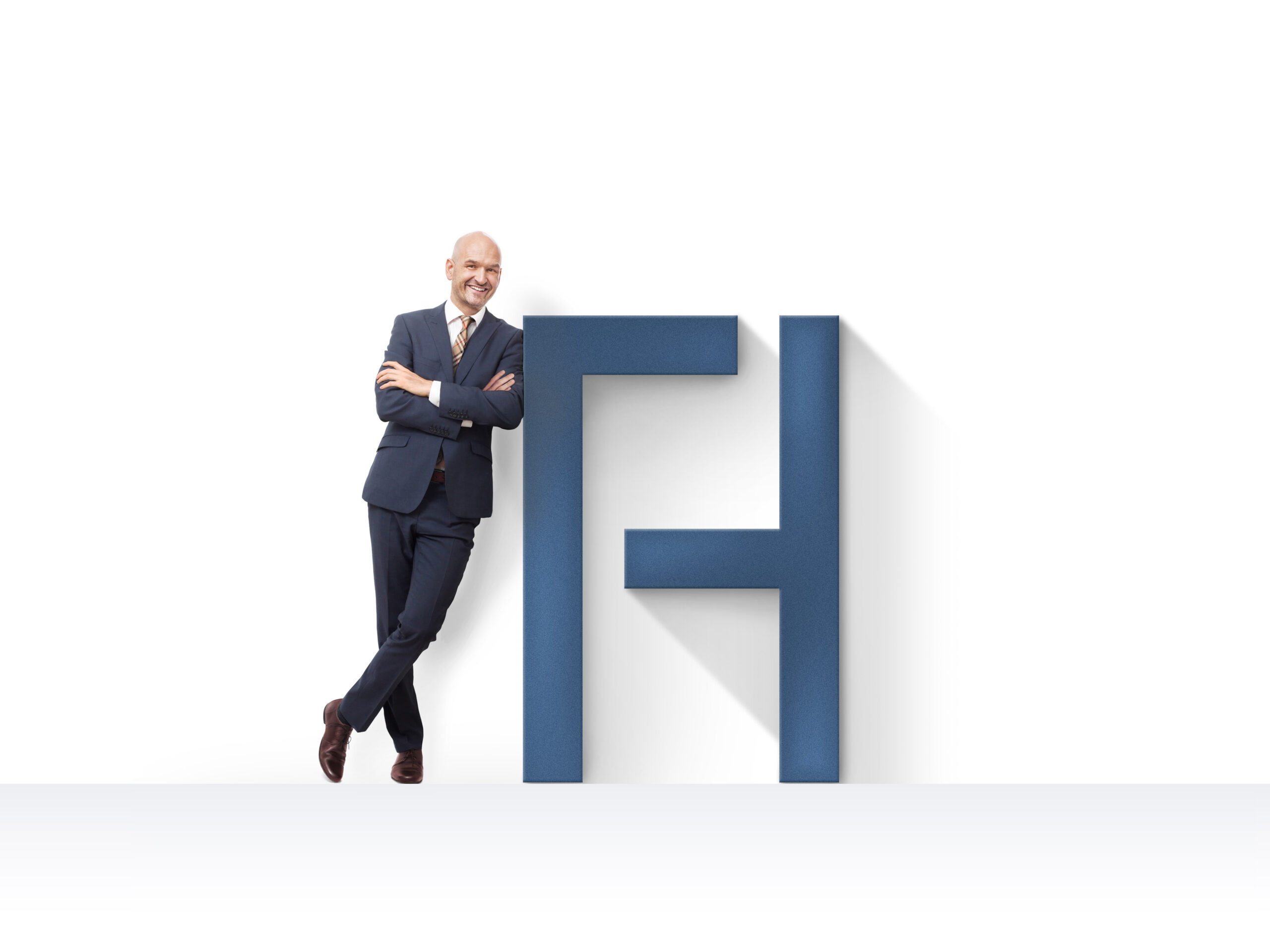 Kontakt — Dr. Franz A. Höfer, LL.M.